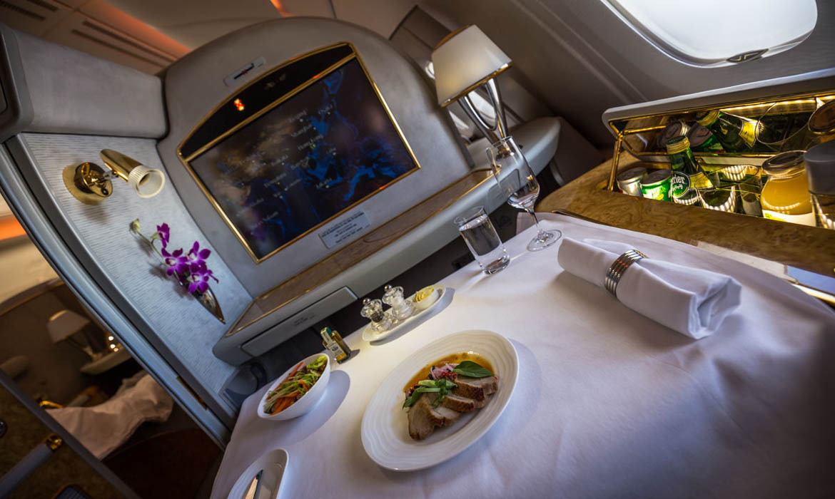 Emirates A380 First Class Suites: Reisebericht & Review | The Mileonaire